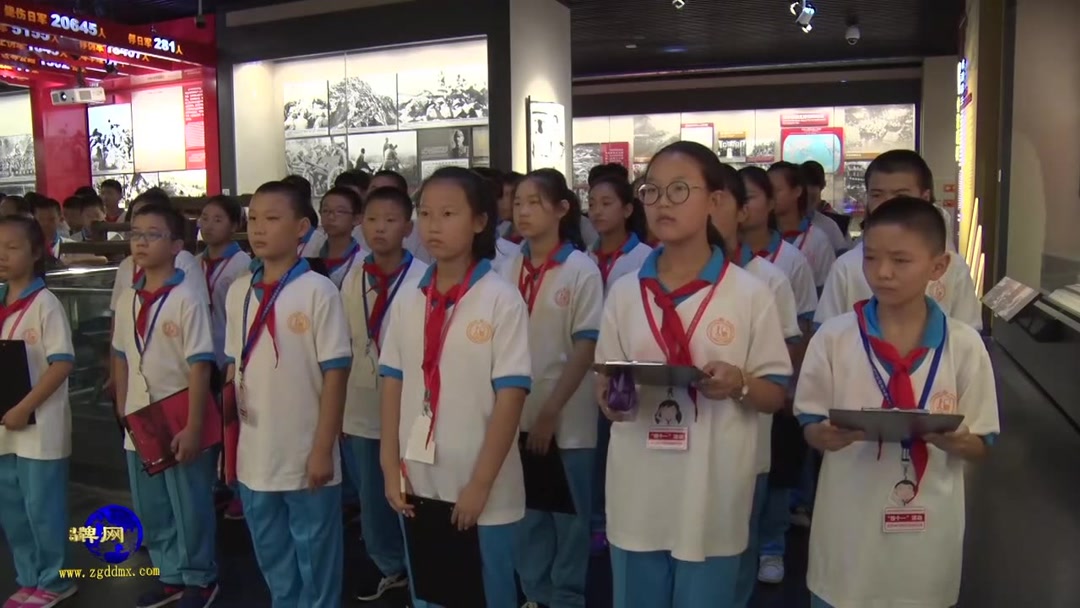 北京市十六中学开展抗日战争纪念馆综合社会实践暨初一建队仪式