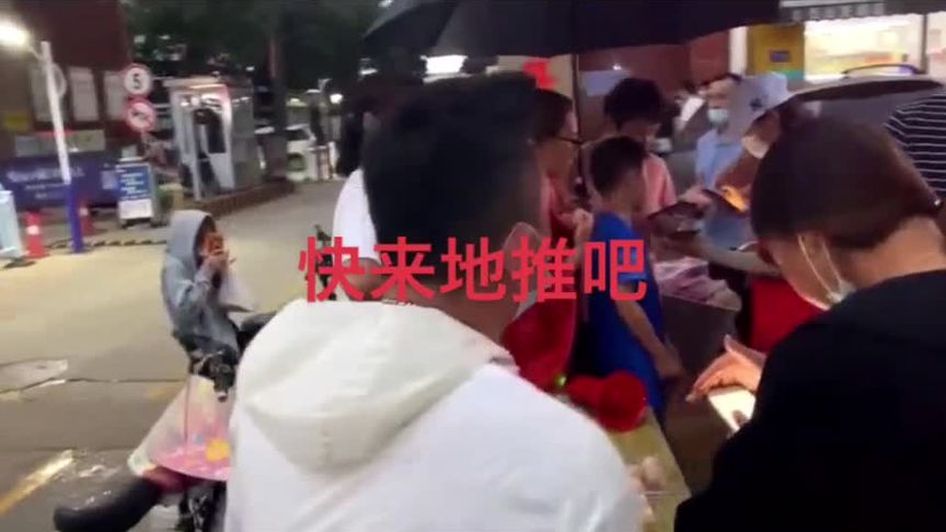 #地推创业 #摆摊创业 #地推现场