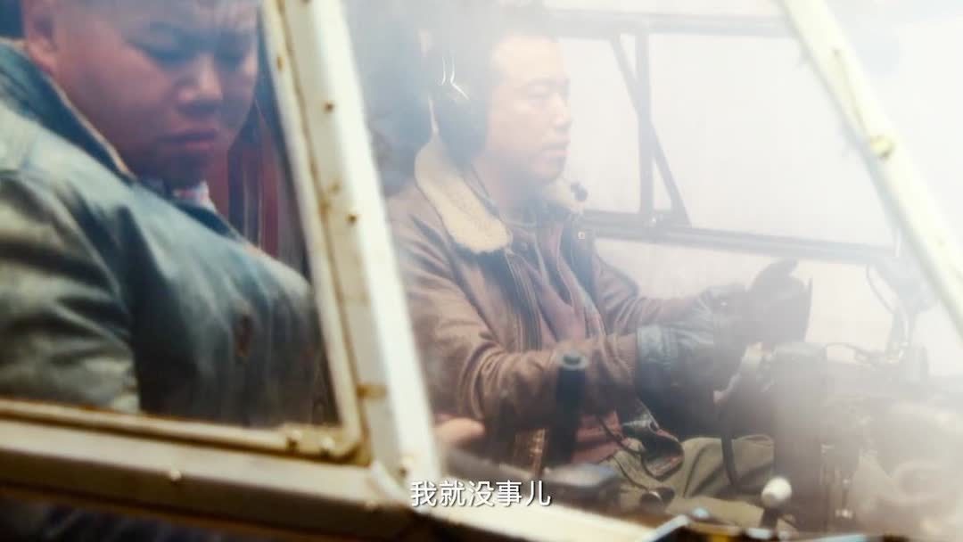 这飞行员实力搞笑!开车不能喝酒,开飞机能喝!