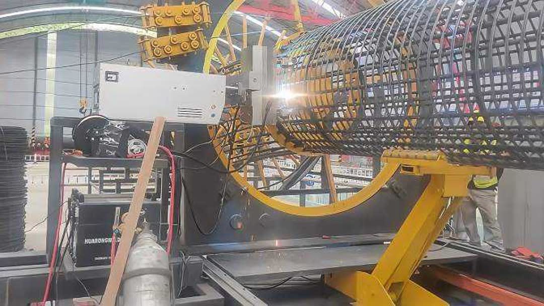 全自动钢筋笼滚焊机中铁十九局施工现场实拍