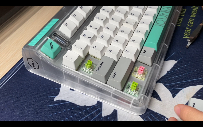客制化初尝鲜～OG80键盘TTC金粉轴版本换ACE轴,热插拔太方便了!