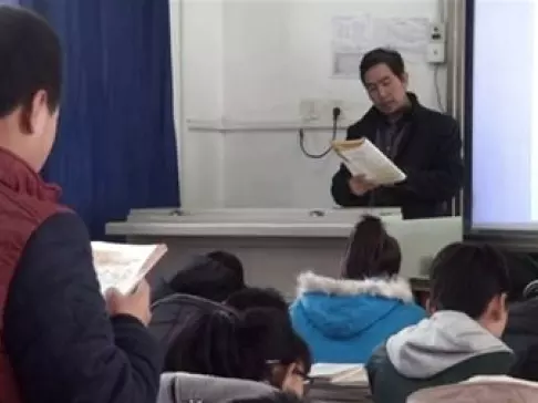 庄浪县朱店中学“精彩课堂”教学大比武课堂教学实录高中语文《离骚》