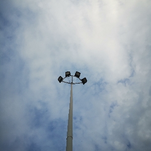 晨钟何必暮鼓 