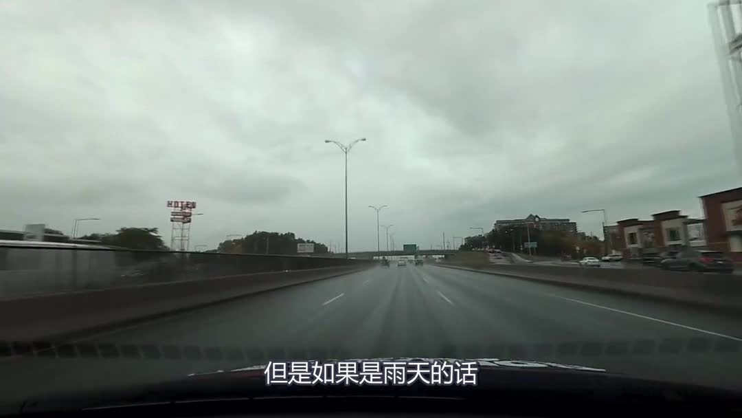 雨天开车注意事项,新手掌握这几个技巧,就不怕车子侧翻和追尾