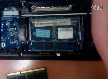 梁爷宏基4741G笔记本升级内存!