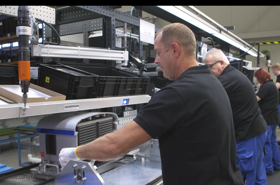 奔驰 储能电池生产 这制作流程怎么样啊?你们怎么看