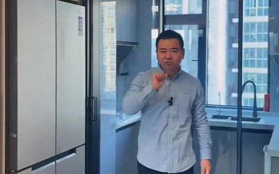 【装修设计】餐厅厨房小,放不下冰箱可以这样装。