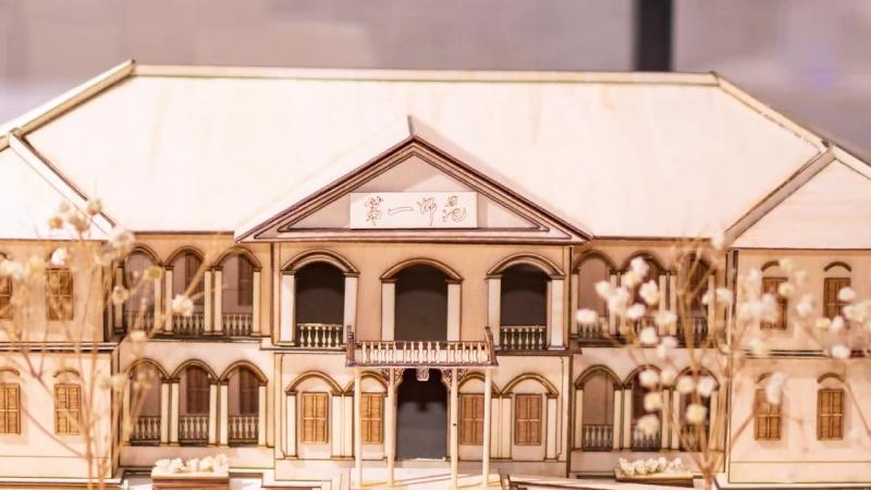 【湖南高校师生等比例复刻35个红色建筑,还设智能简介】湖南长沙...