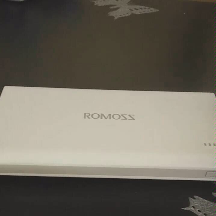 我的充电宝能流畅的自转,起包了,辣鸡罗马仕