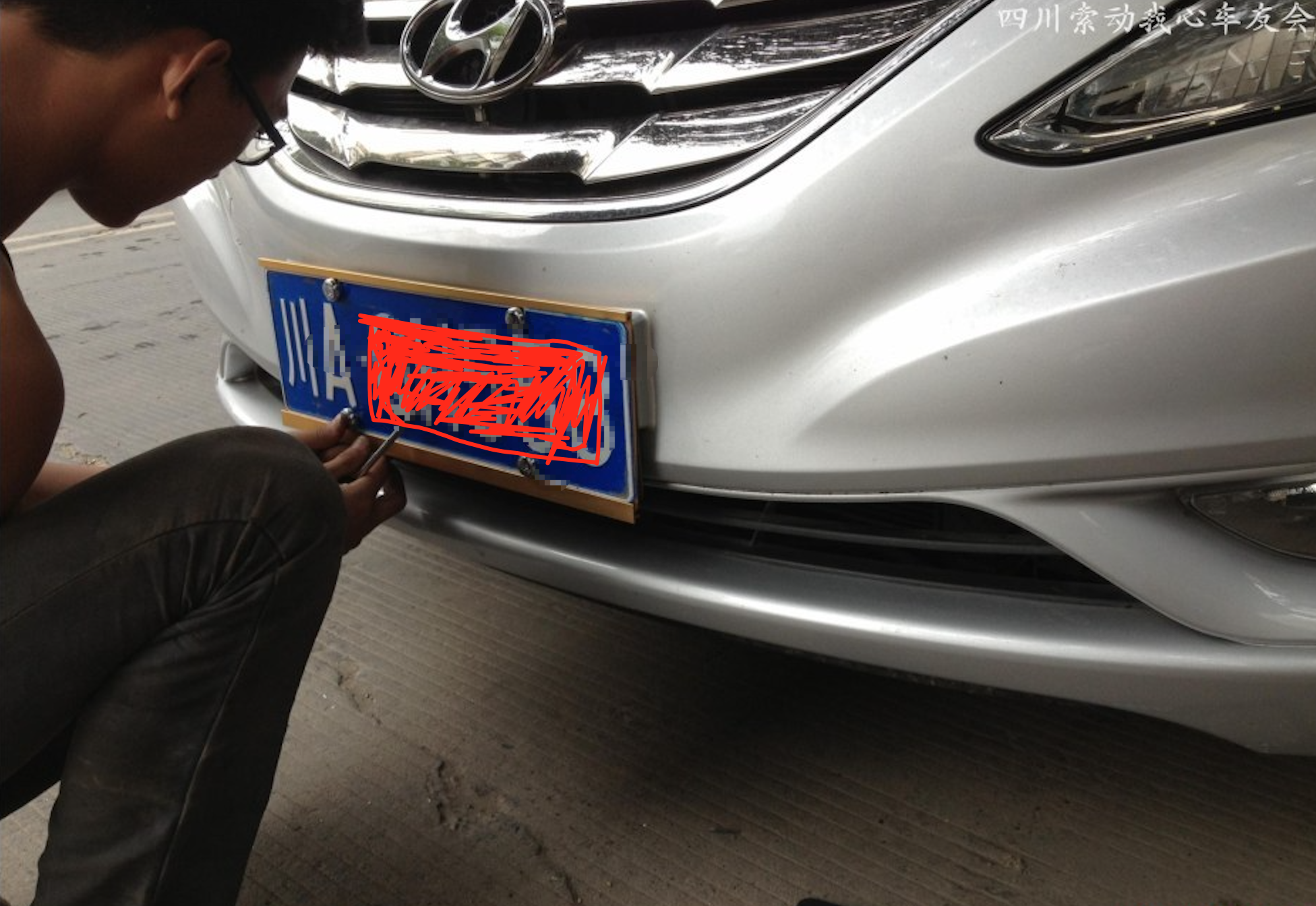 车牌安装一定要用这种螺丝,否则被查到罚款200!很多新手吃了亏