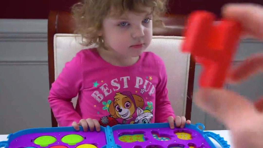 小朋友学习认识阿拉伯数字和颜色