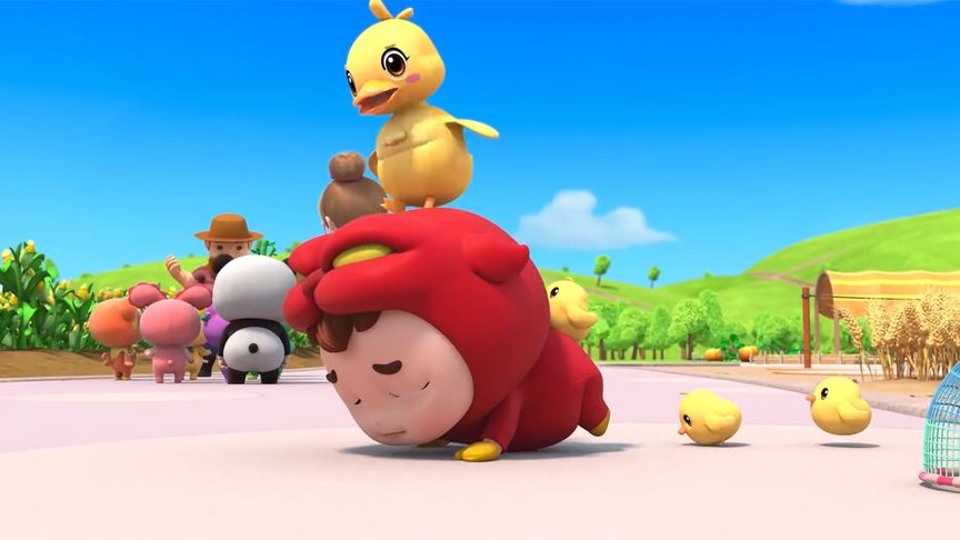 百变校巴:嘟嘟被小鸡欺负了,一定是又淘气了,这个小可怜