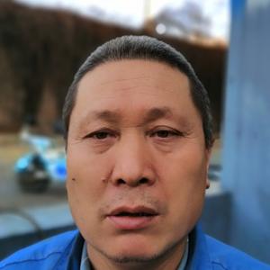 东登山人 