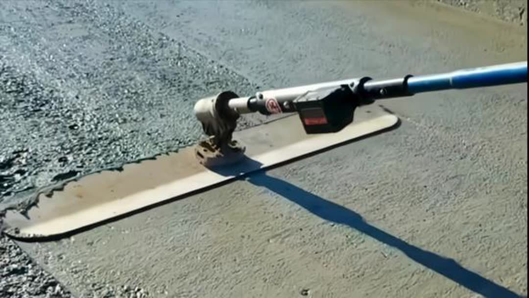 国外一种用于混泥土抹平锂电高速振动器(下集)