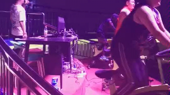 动感单车教练带你朔型带你爆汗有氧极速瘦身!