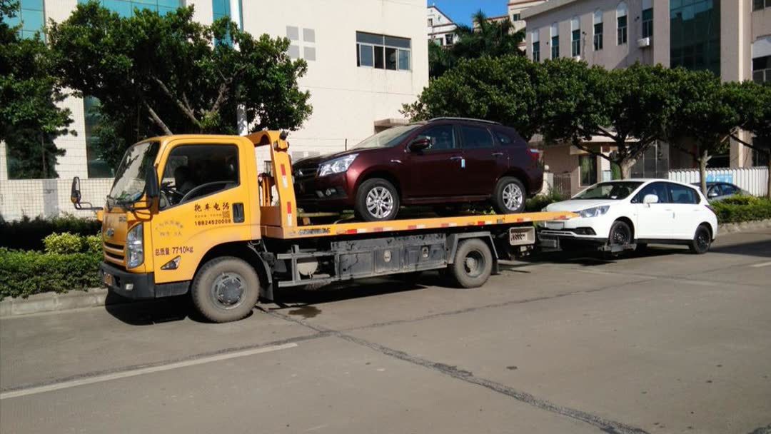 车在高速上坏了,该让4s店拖车,还是请保险公司拖车?