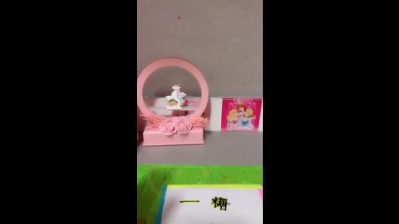 玩一个创口贴撕撕乐