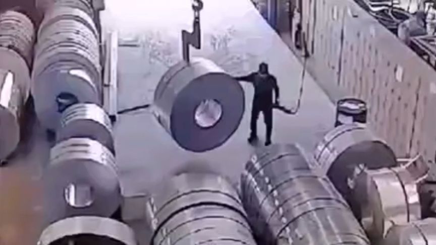 危险动作 切勿模仿 安全生产