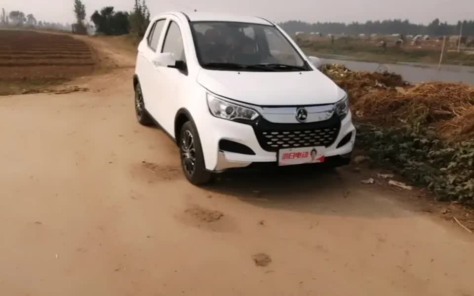 试驾鸿日电动车,可以接送孩子用,超实用,豪华内饰!