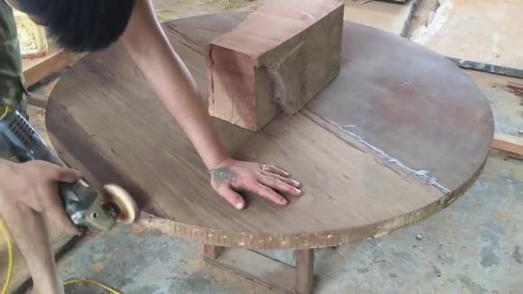 如何用实木木板制作一张圆形的餐桌桌面