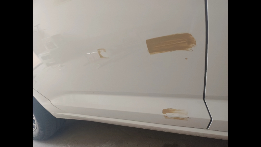 车身划痕修复,哪里划伤修哪里!