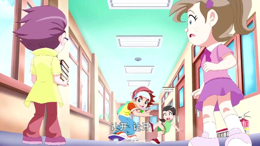 大中华寻宝记:男孩在教学楼里玩滑板,幸亏女孩制止,不然准闯祸