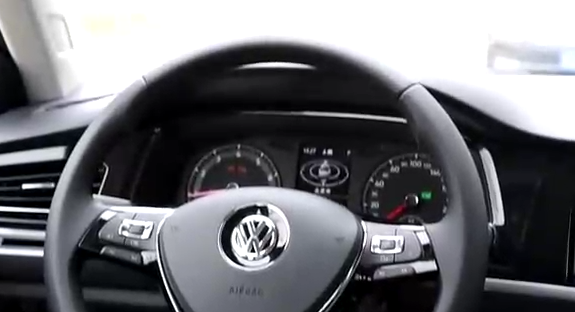 大众宝来车内功能演示,设计简单实用,配置日常出行足够