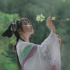 神月也是尺老夕 