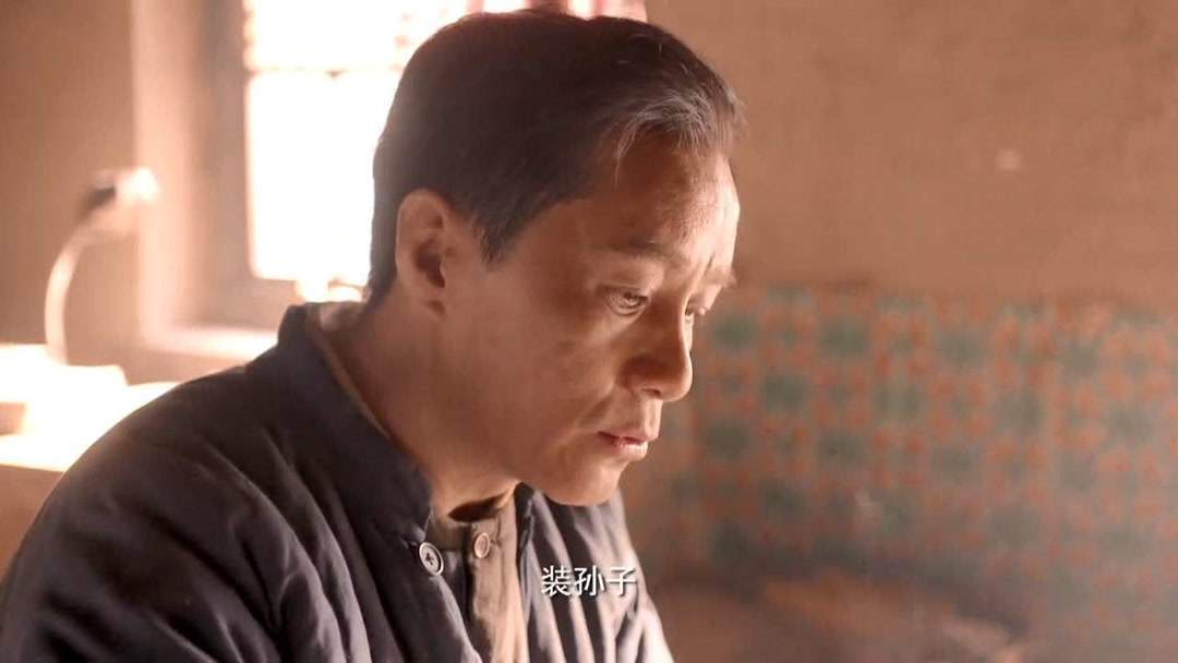 老农民故宫的人来看仕女画,说故宫确实有一副这样的画