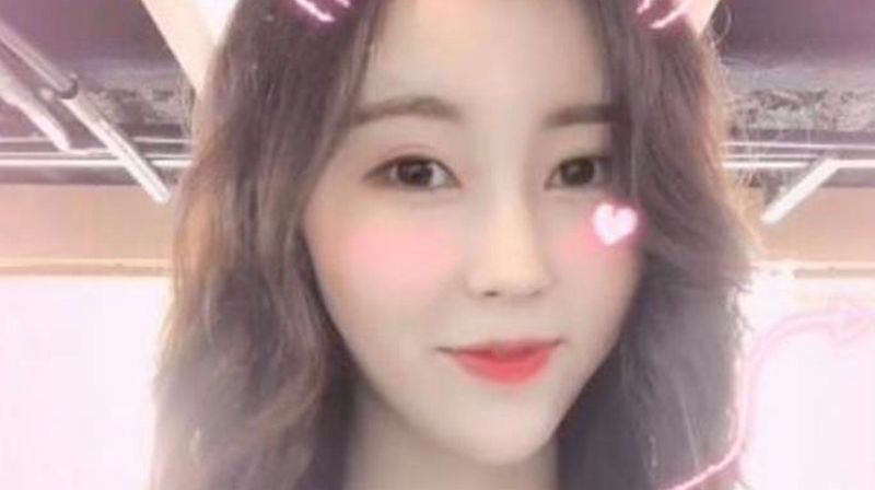 最近超火的手指舞,小姐姐表演的真不错,美的不得了!