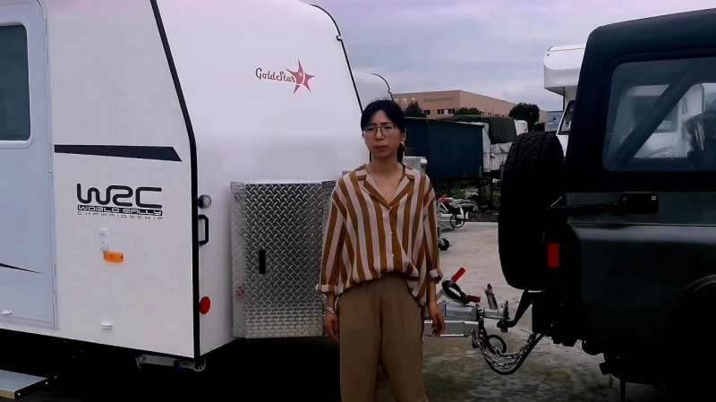 非常适合国情的一款小型拖挂房车,大小正合适,电气设施齐全!