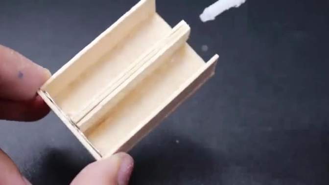 教你做个神奇的电池盒,真佩服这哥们的想象力