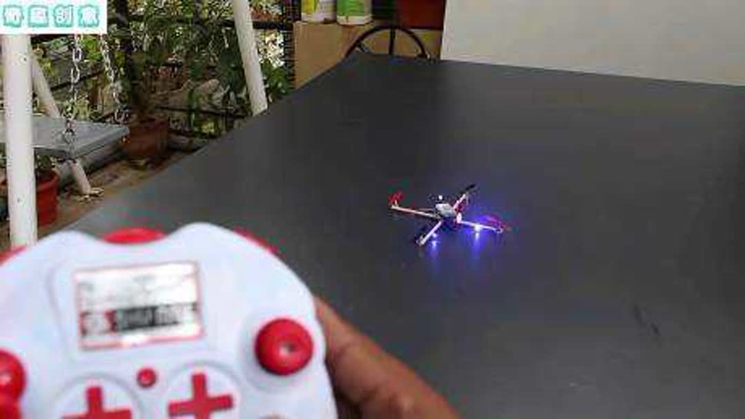 利用筷子制造迷你无人机模型玩具