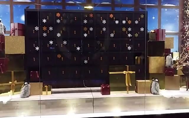 翻页机械屏朋克风互动橱窗案例展示 唛丁科技互动装置定制开发设计...