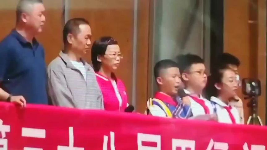 #运动会 今年的学校运动会儿子作为运动员代表发言#风采展示