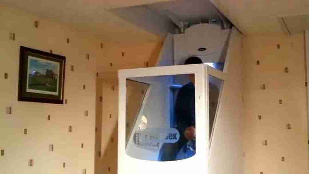 不怕停电的家用小电梯,比楼梯占地空间还小,老人轻松上下楼