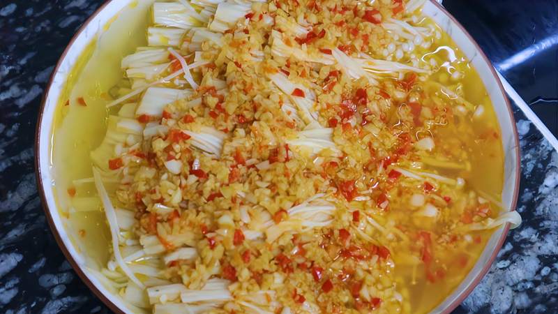 一道蒜蓉金针菇,做法简单又好吃,值得收藏