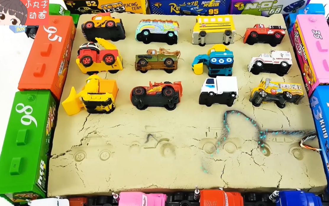 警车公交车挖掘机大集合 汽车玩具模型制作游戏