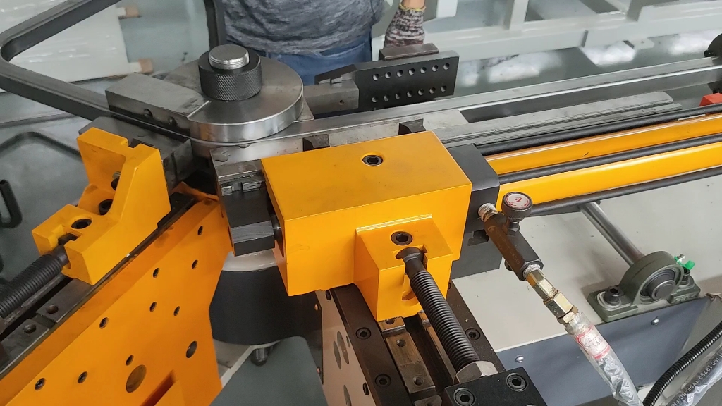 全自动弯管机,数控弯管机,方管弯管机,汽车座椅配件弯管机