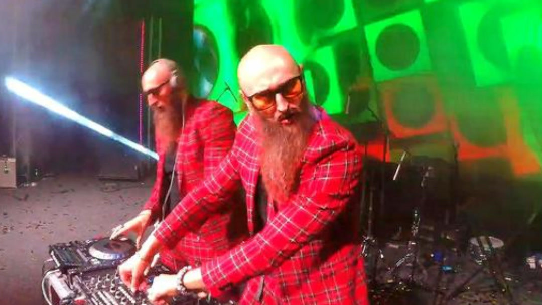 求大神这是什么歌?歌词为“狗啊,单身狗”,DJ一响太洗脑了