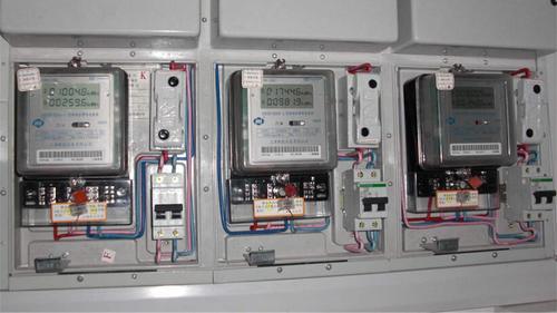 老电工提醒:不用偷电,这样做电表能自动“变慢”,省下不少电费