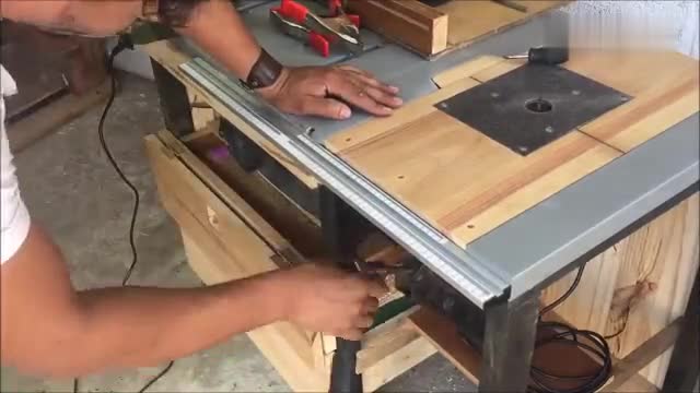 1个小时制作的木工镂铣锯切多功能木工工作台,说出来你都不信