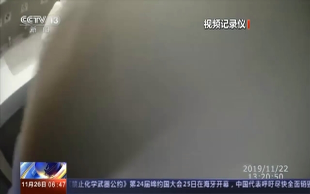 G301次:孕妇列车上产子 众人齐心救助