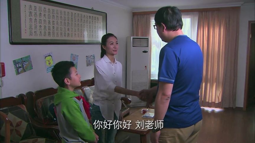 老师来家访,想让大叔多管管孩子,结果大叔说的话让老师很无语!
