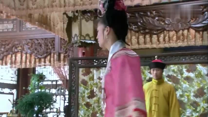 还珠:容嬷嬷教小燕子学规矩,小燕子“还不如一头撞死”,太逗