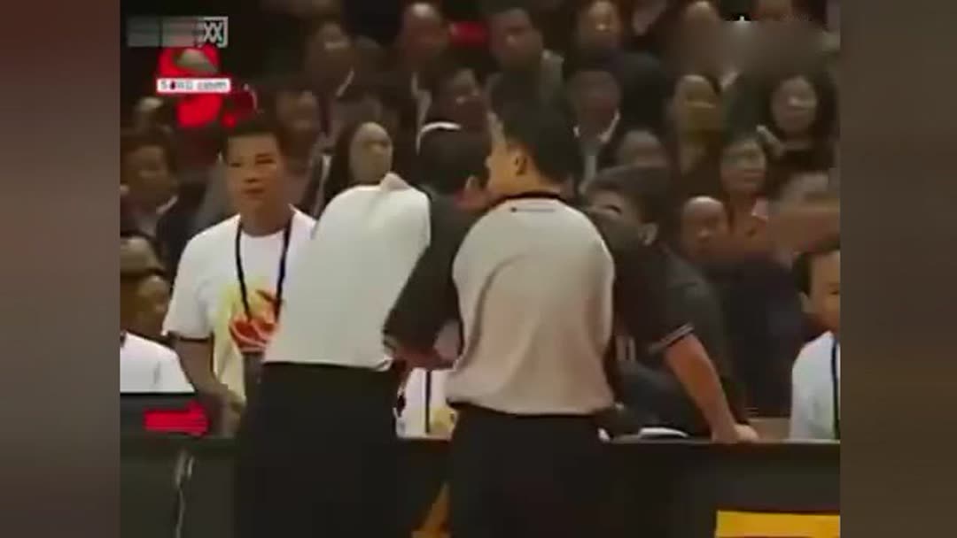 2010年中国男篮对阵巴西男篮,本来是一场普通的篮球.