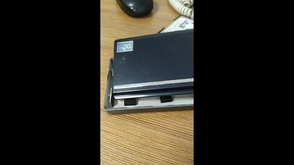 以前老的移动硬盘做工和用料非常实在,用户用了10多年的移动硬盘