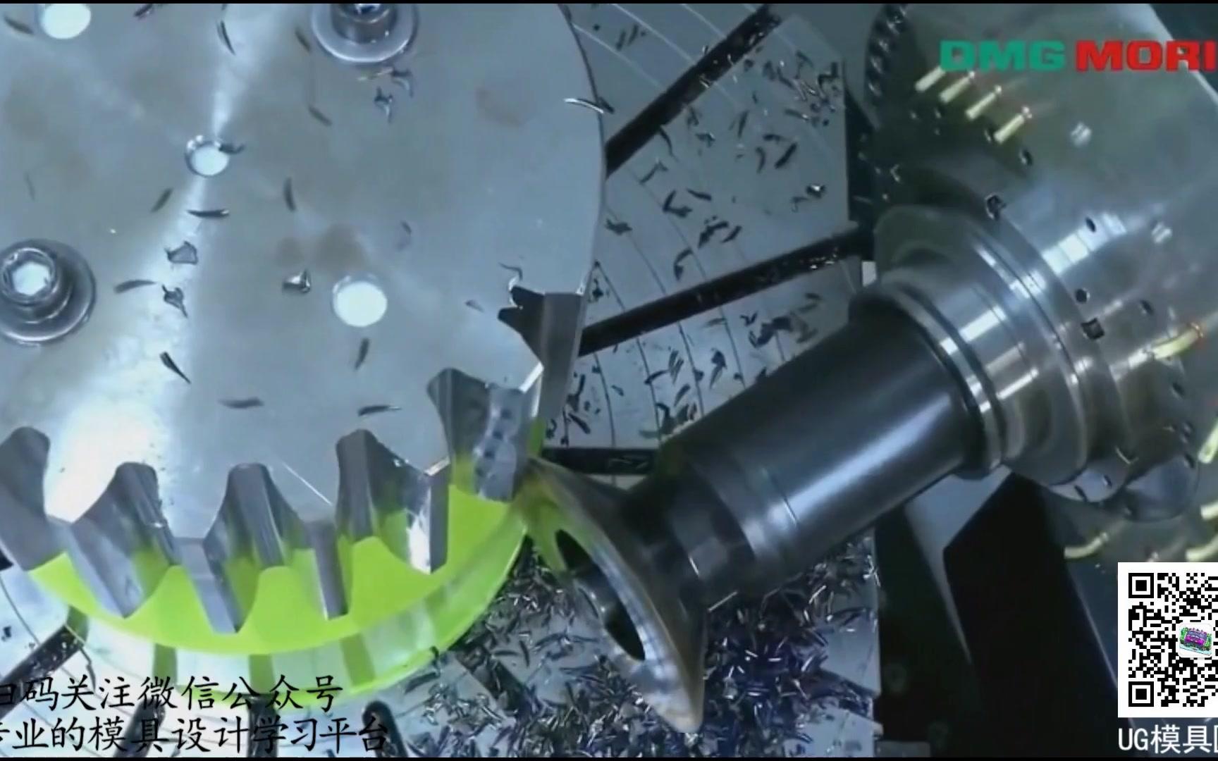 世界上最先进的数控模具机床,这编程的师傅工资上万了吧?