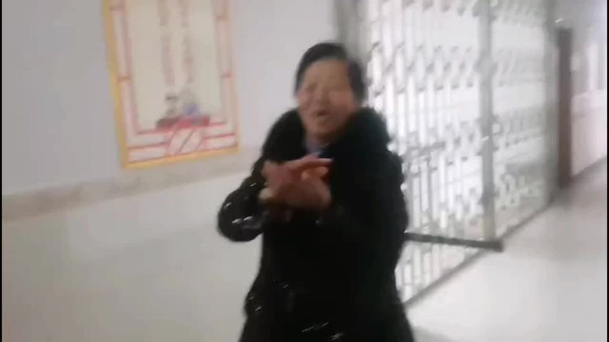 “敬老、爱老”是中华民族的传统美德。