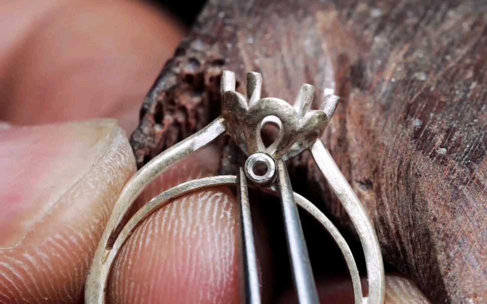 纯手工制作一枚戒指